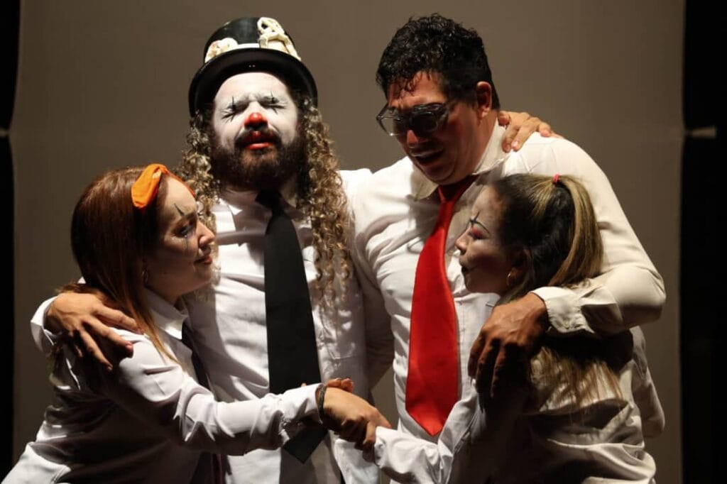 Amor y Control, una obra reflexiva cargada de realidades sociales ...